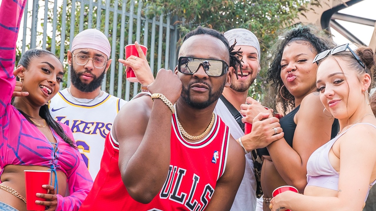 HAYREEZY - SILLY O'CLOCK (OFFICIAL VIDEO) - YouTube