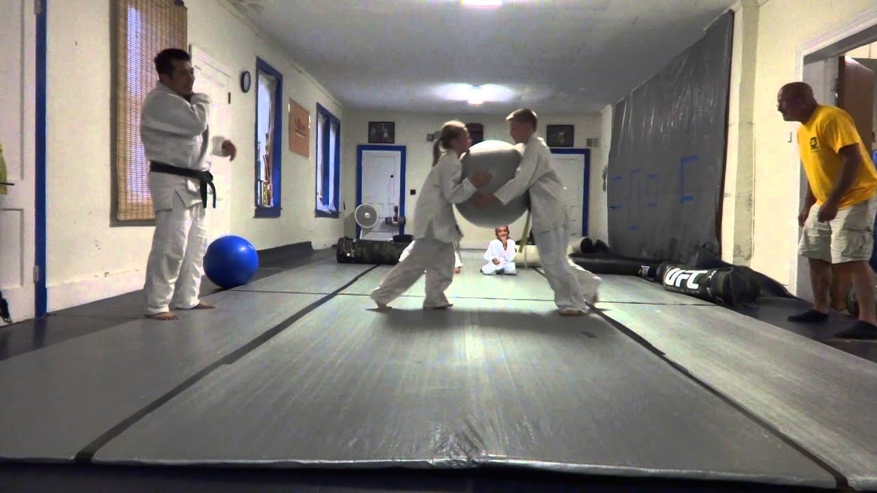 How To Play Sumo Ball Wrestling (Judo, BJJ, Grappling, Children, Kids ...