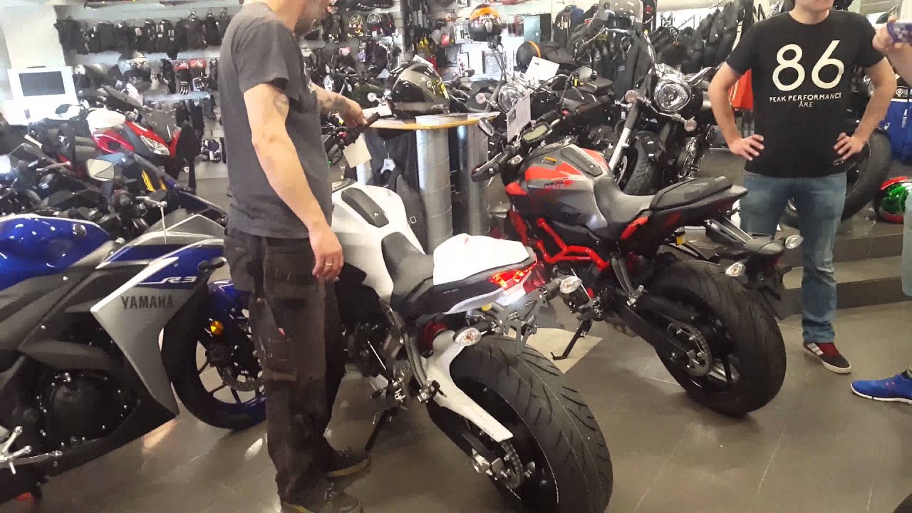 Yamaha MT-07/FZ-07 with Ermax mods and Ixil Hyperlow - YouTube