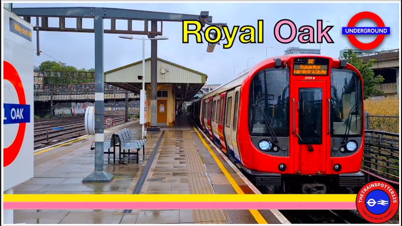Circle and H&C Line Trains at Royal Oak Station - London Underground ...