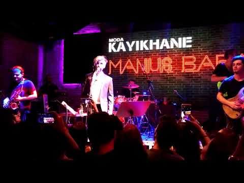 Dönersen Islık Çal - Manuş Baba - Canlı Performans