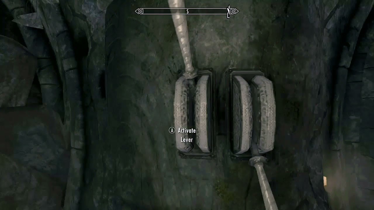 The Elder Scrolls V: Skyrim - Ondolemar Gets Stuck In A Door - YouTube