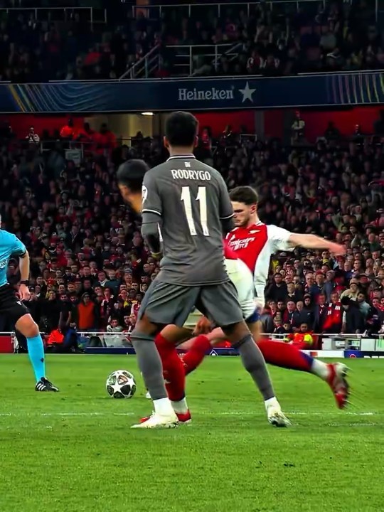 Legendary Free-Kicks🤯 - YouTube