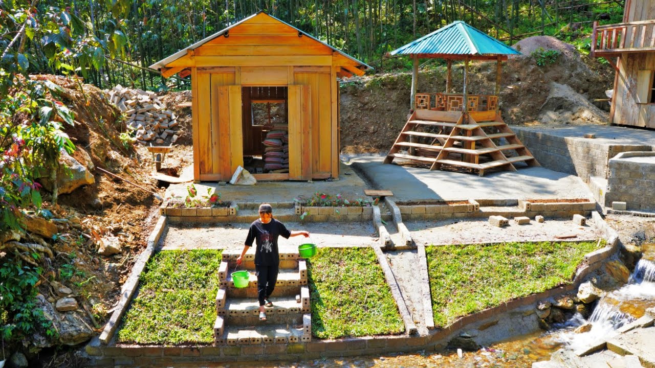 Planting grass, flowers, building embankments, kitchen stairs, life in ...