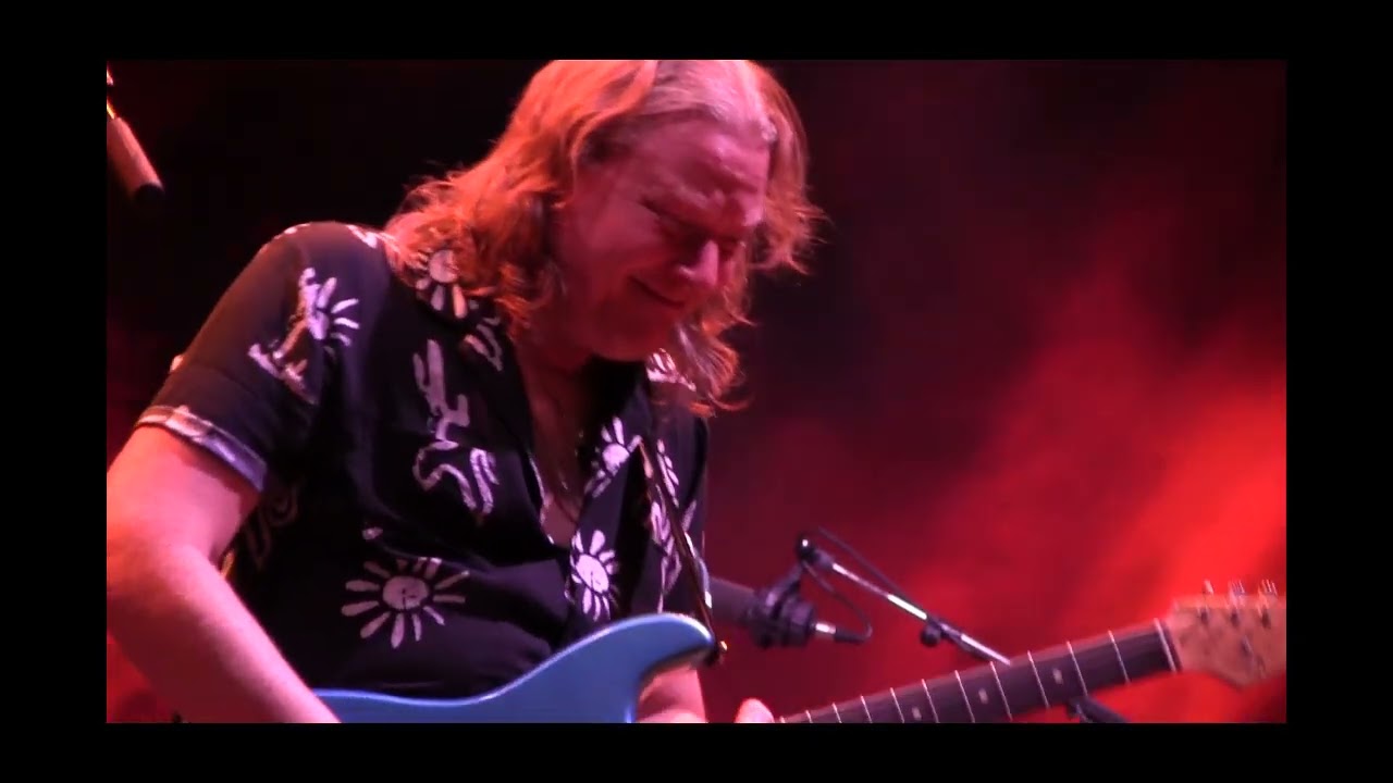 Matt Schofield Where Do I Have To Stand Béjar 16 7 2022 - YouTube