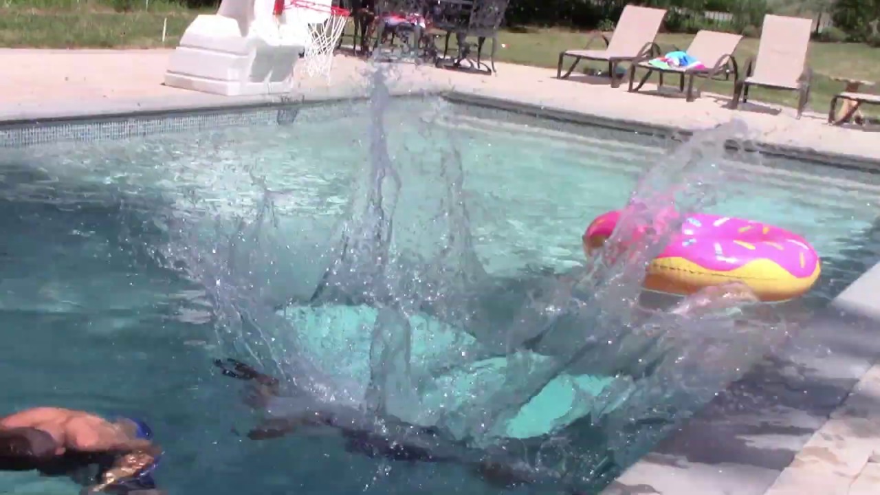 Nerf War: Pool Battle - YouTube