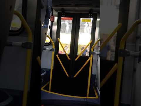 CABO 11 : a porta de saída do ônibus