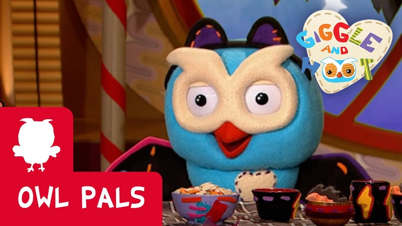 Giggle and Hoot: Bat Party | Owl Pals - YouTube