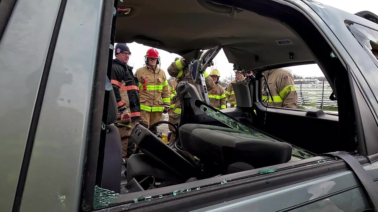 Auto extrication, side door fold down, dash push, roof lift - YouTube