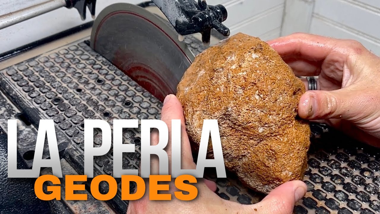 10 POUNDS of La Perla Geodes Cut Open! - YouTube
