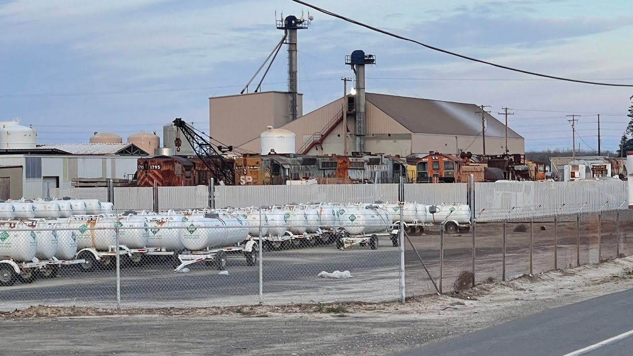 Vintage BUGX locomotives in Chemurgic, CA 2/18/23 - YouTube