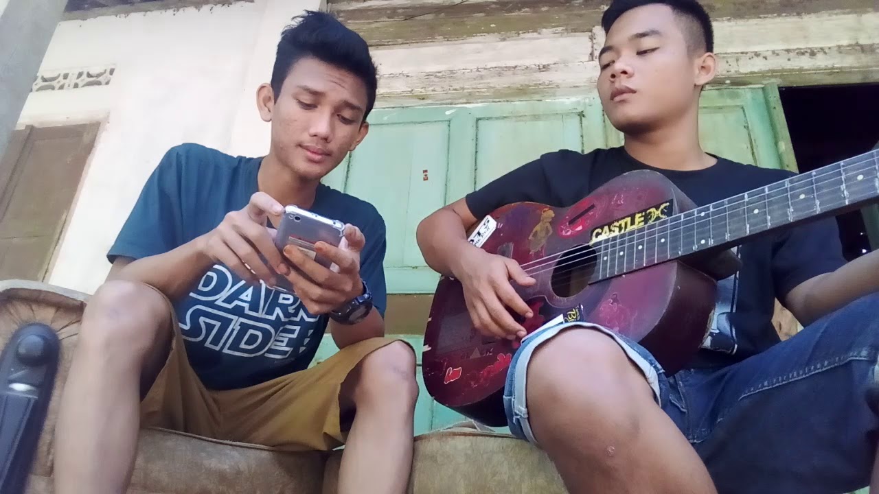 Cover Lagu Azmi - Pernah - YouTube