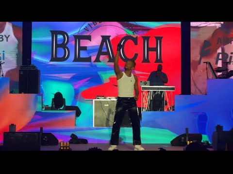 Softmadeit Opens For Wizkid At Vibes On The Beach - YouTube