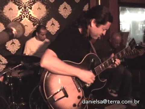 Daniel Sá & Grupo Ao Vivo - Solo de Guitarra em Passo Fundo - YouTube