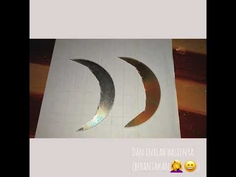 Hiasan gantung dari CD bekas