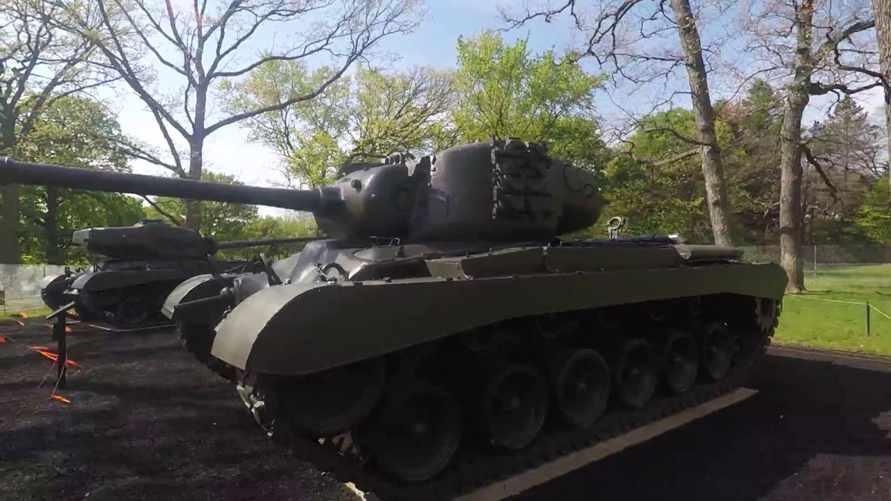 Tanks at Cantigny First Division Museum - YouTube