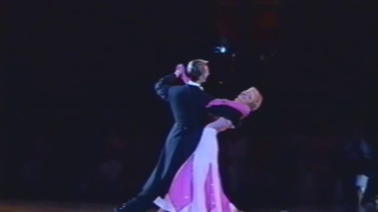 Christopher Hawkins & Hazel Newberry | Slow Foxtrot WSSDF 2000 - YouTube