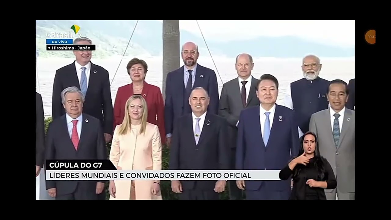 Lula chega ao G7 - YouTube