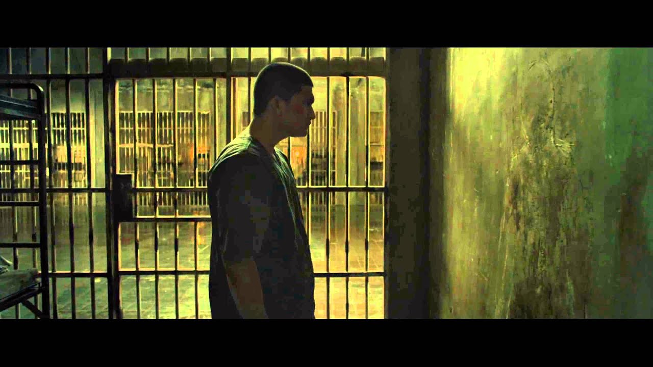 The Raid 2: Prison Wall Scene - Iko Uwais. - YouTube