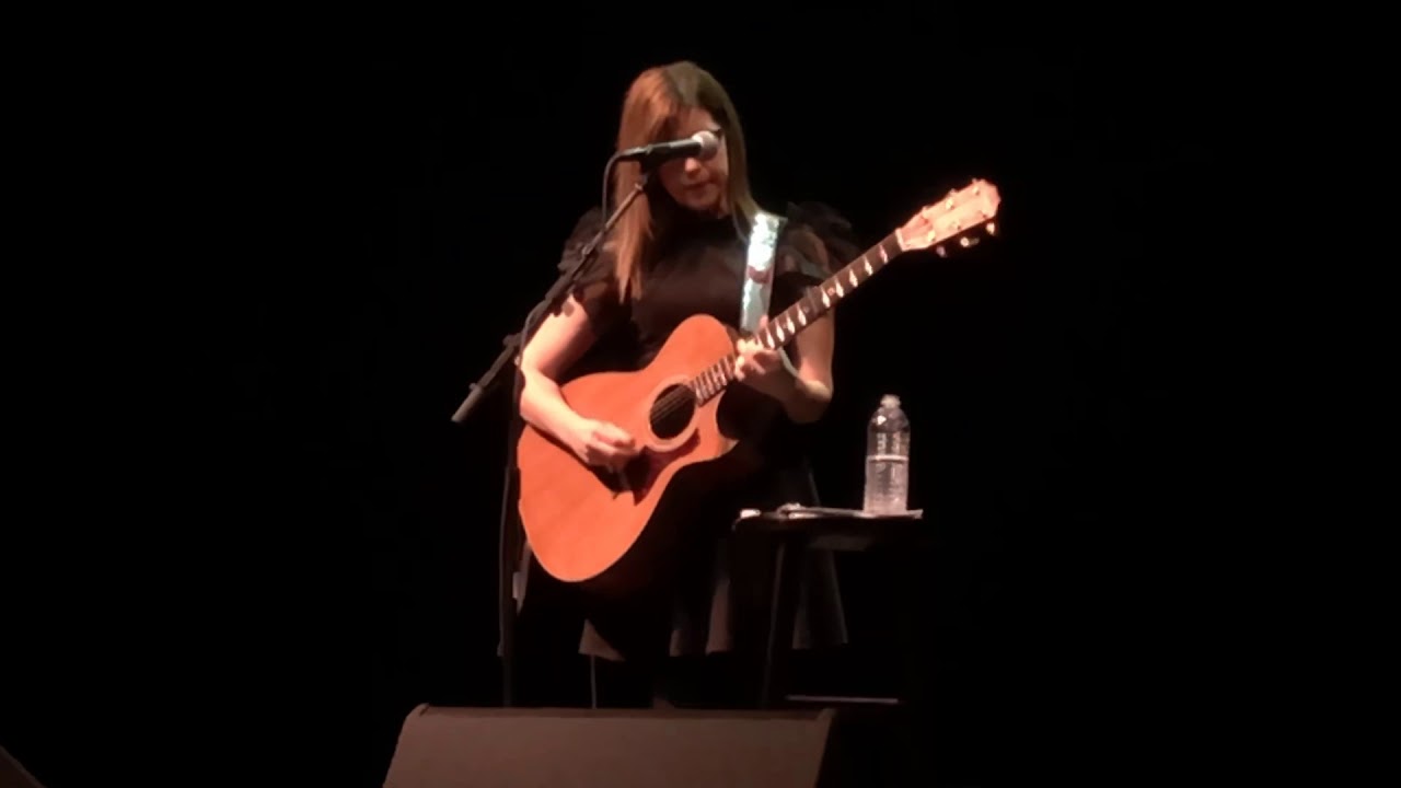 Stay Lisa Loeb LIVE In 2019 Lewisville, Texas - YouTube