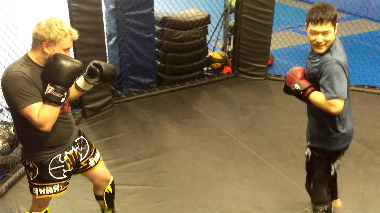 Zach Hafner vs Mike Bowes sparring at Tai Kai 2/21/2016 (1 of 3) - YouTube