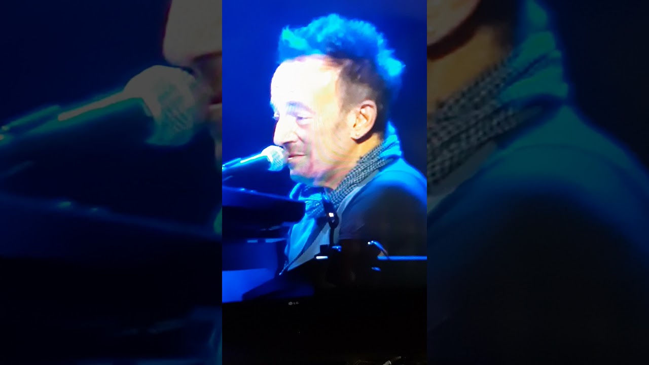 Bruce Springsteen - YouTube