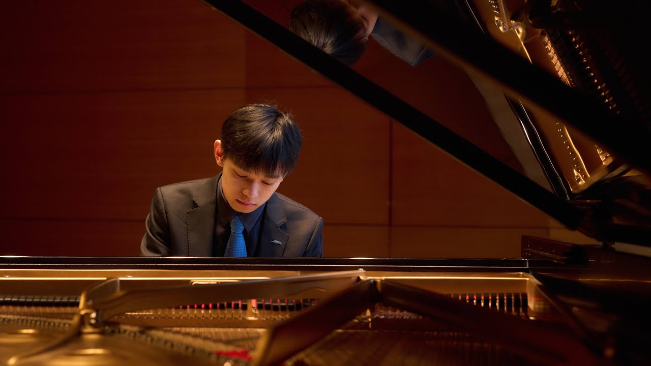 Justin Wang Performs Schubert Piano Sonata in A minor, D. 784 - YouTube