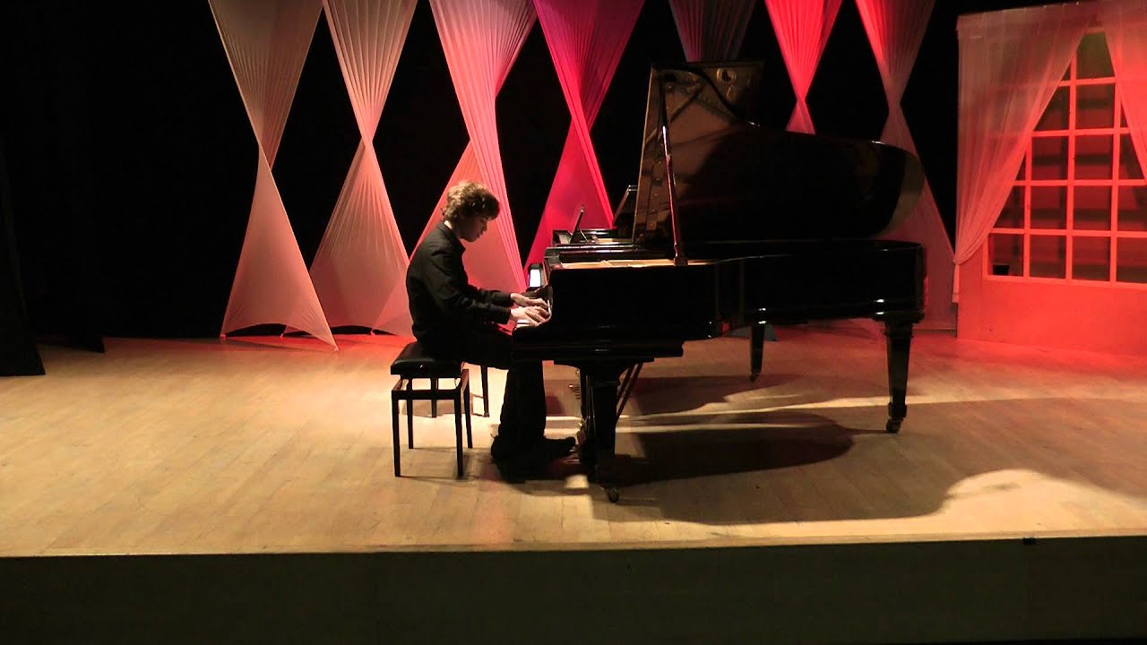 David Gurevich plays Chopin etude op.10 no.5 - YouTube