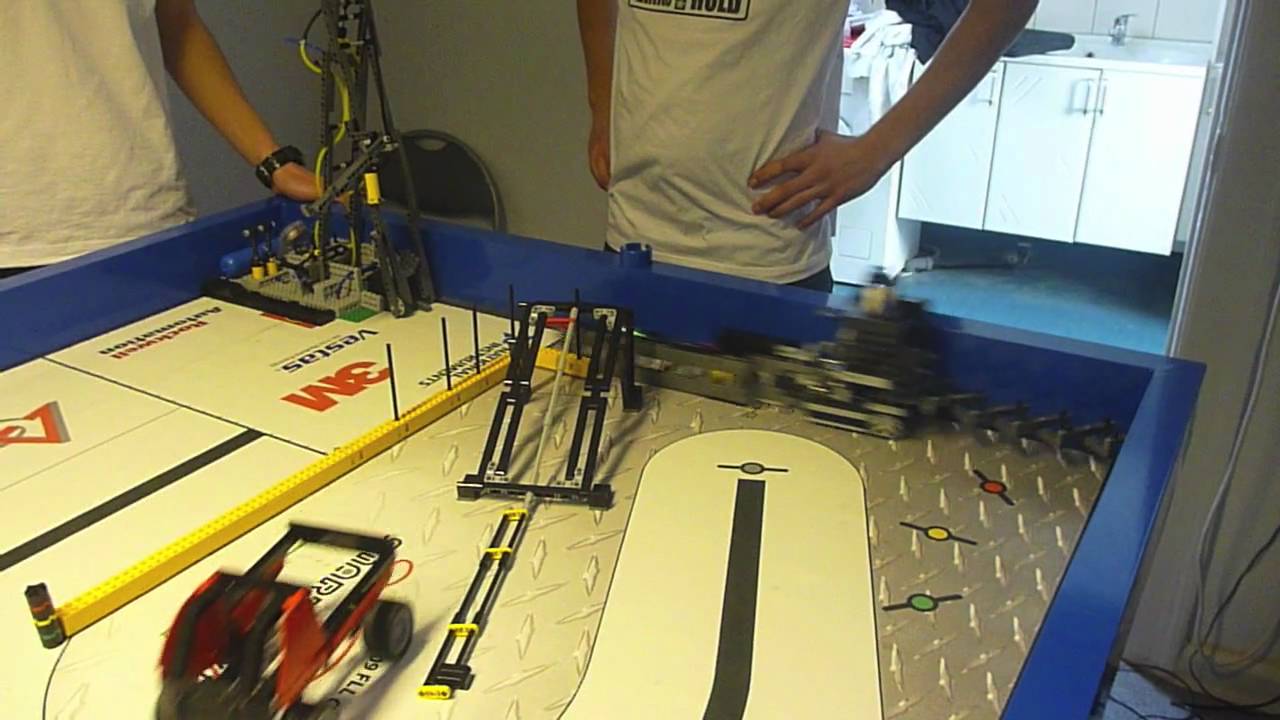 FLL smart move 2009/2010: Eriks Hold; 400 points, 42,7 seconds! - YouTube