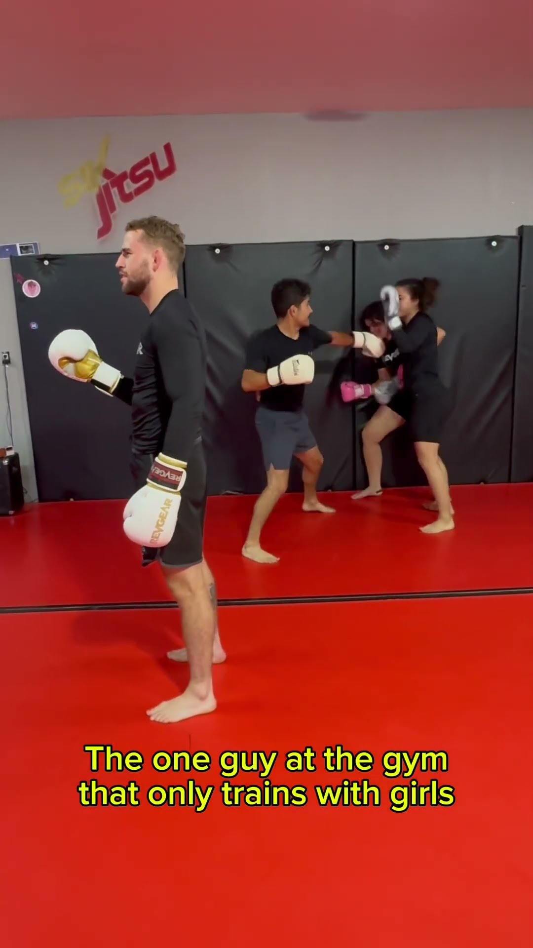 That one guy in the gym #mma #ufc #kickboxing #combatsports - YouTube
