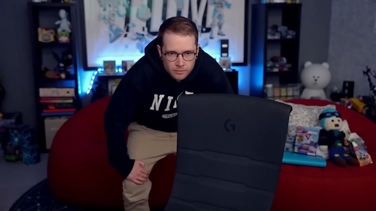 DanTDM Plays His Old Intro AGAIN (Nostalgia) - YouTube