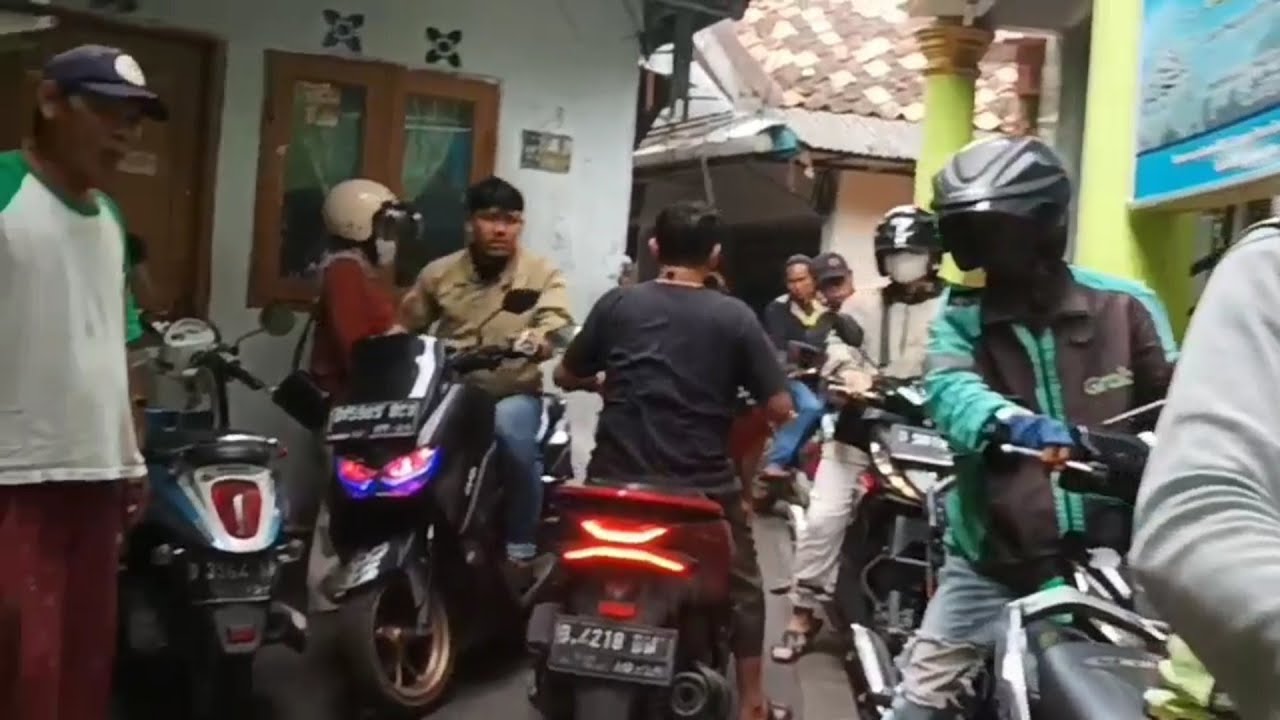 Melintas Jalan / Gang Kampung Janis Tambora Jakarta Barat - YouTube
