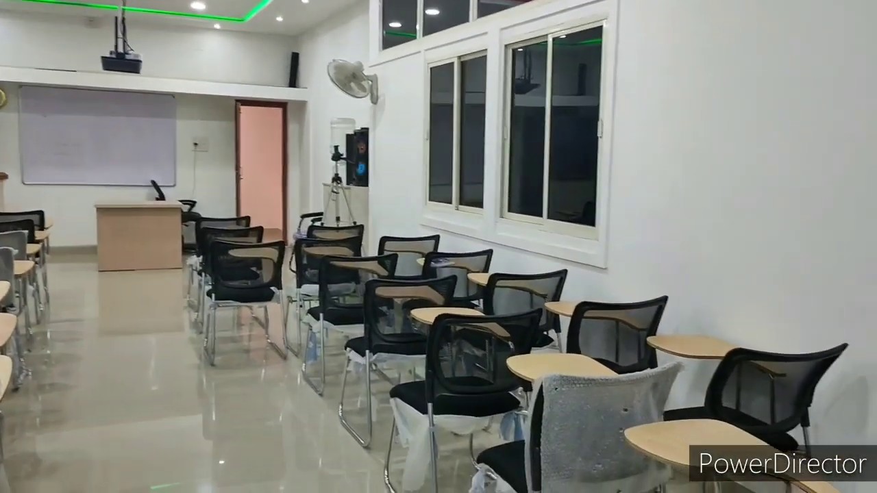 Tour FAST Board Auditorium - YouTube