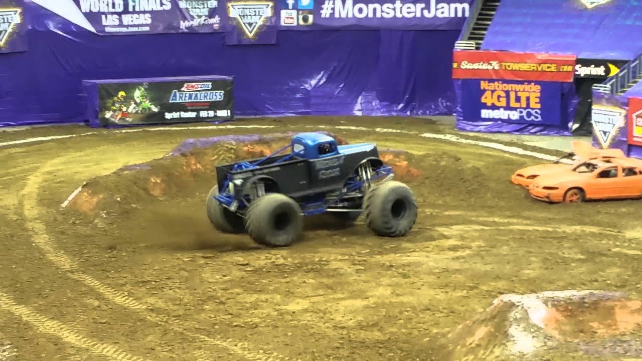 Monster Jam Kansas City 2014 (Midnight Rider) - YouTube
