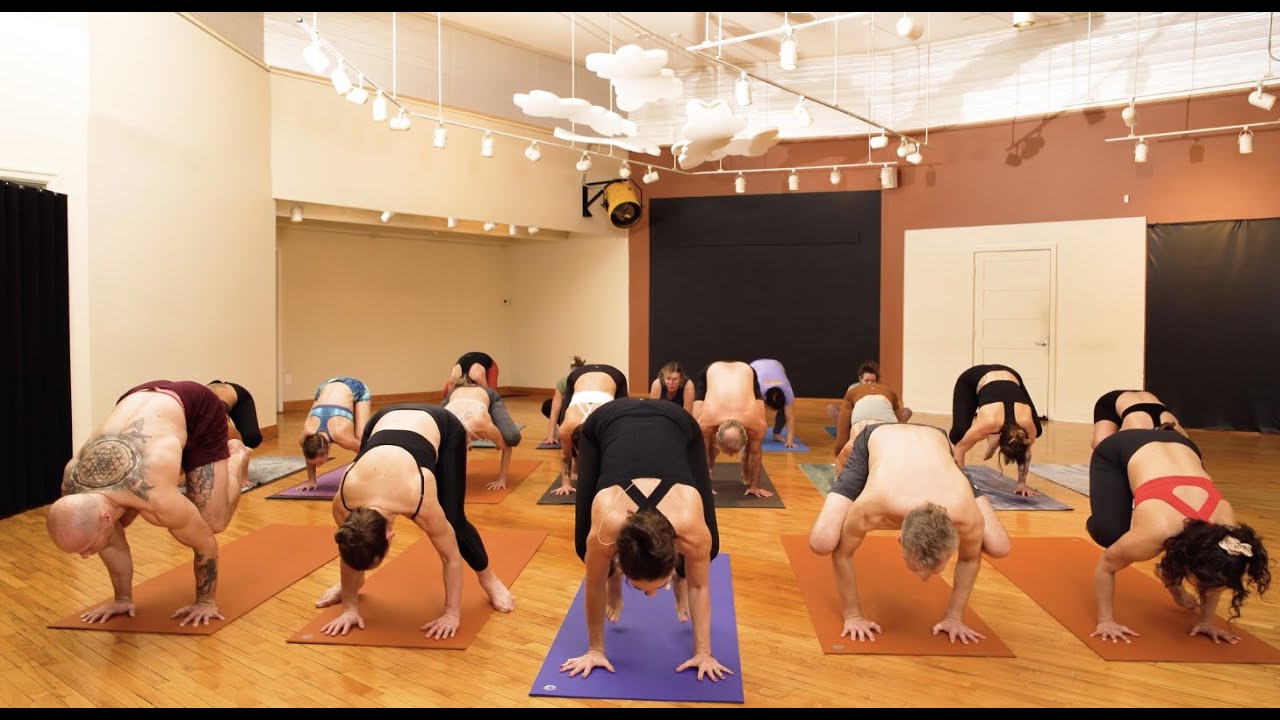 60 Minute Hot Yoga: Arm Balance and Inversions with Claudia Alabiso ...