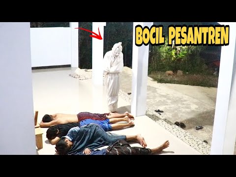 LUCU NGAKAK 🤣 PRANK POCONG BOCIL TIDUR SAMPE KOCAR KACIR 😅