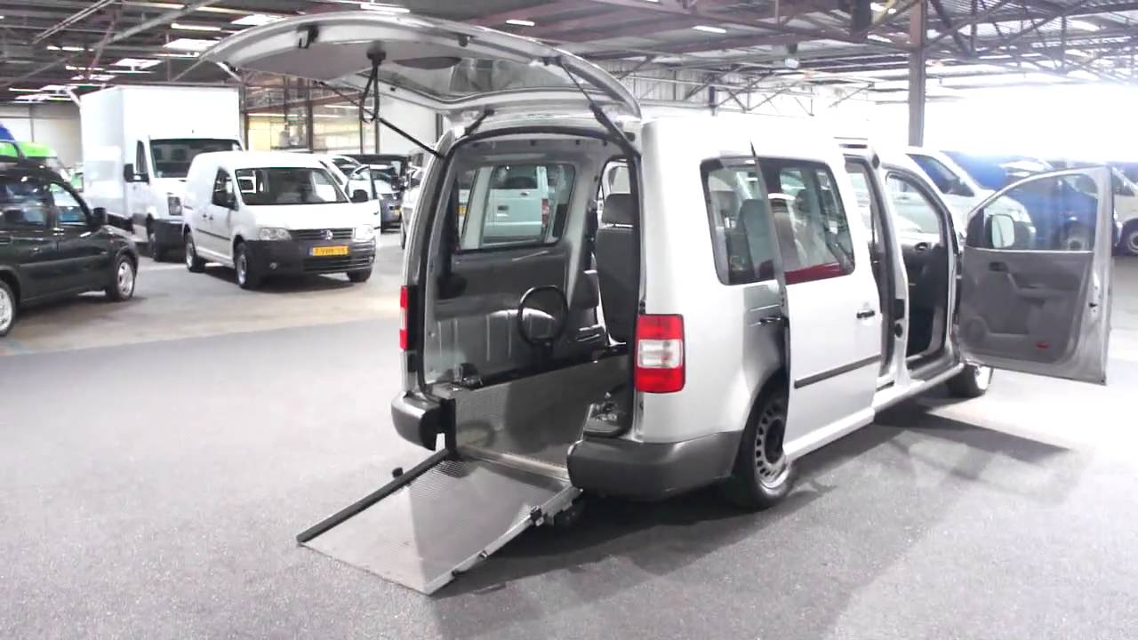 Volkswagen Caddy Maxi 1.9 TDI Automaat Rolstoelauto Knielsysteem - YouTube