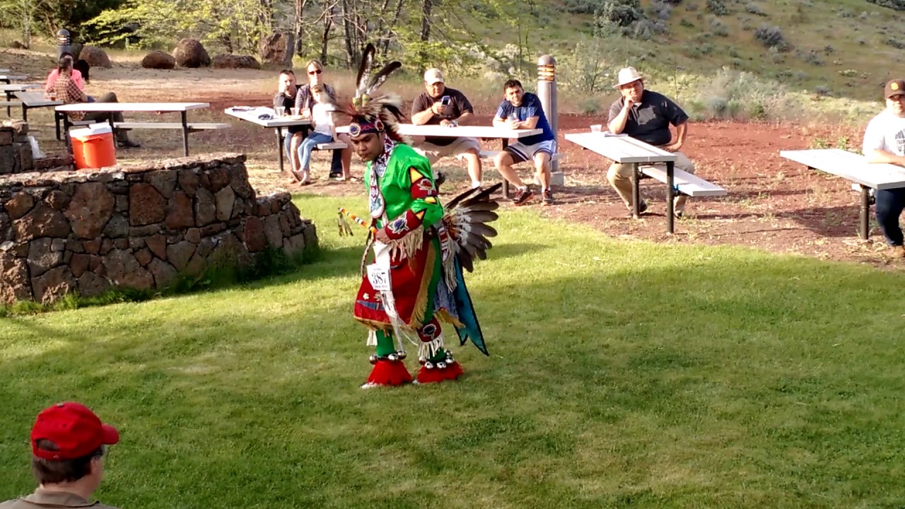 Chicken dance. Oregon Native American/Indian tribes - YouTube