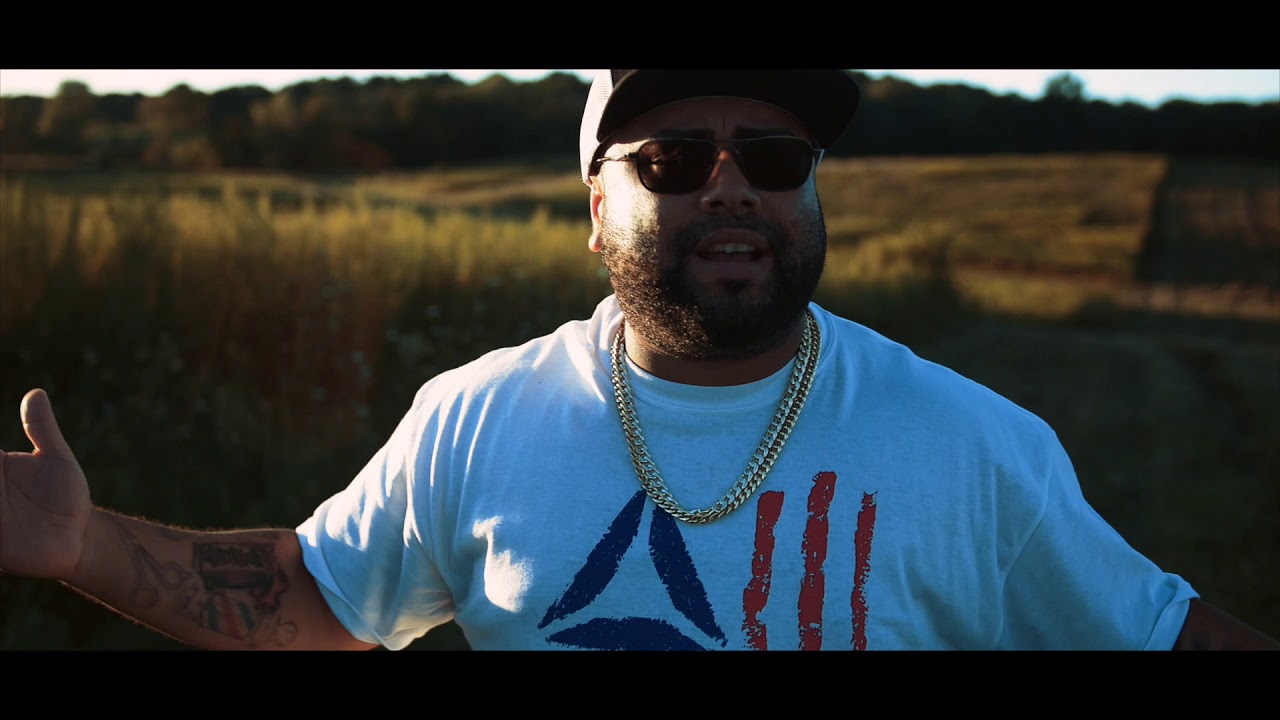 Monchin- Piensa (Official Music Video) - YouTube