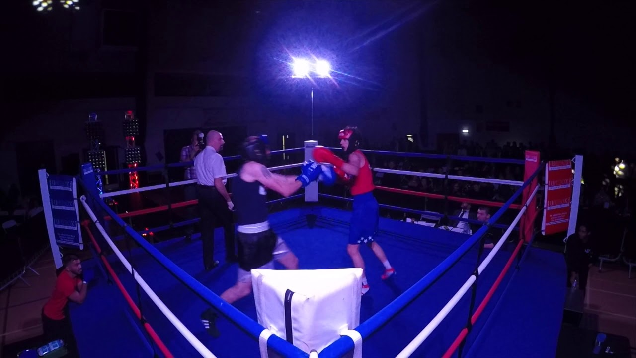 Ultra White Collar Boxing | Romford |Reece Smith VS Richard Hyatt - YouTube