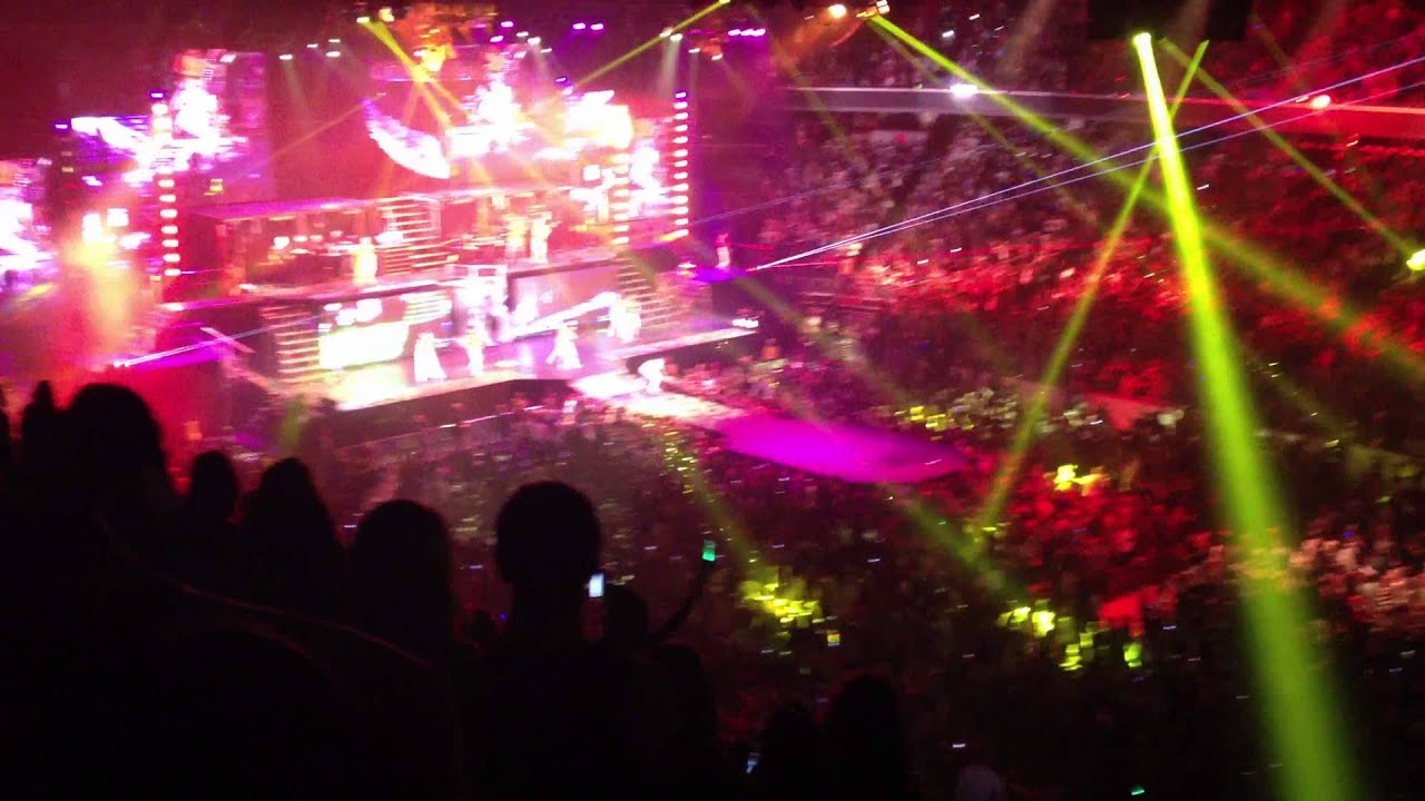 Justin Bieber Concert Verizon Center Washington DC 11-5-12 All Around ...