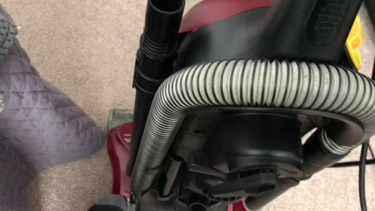 Quick eureka smart vac vacuuming 1-22-21 - YouTube