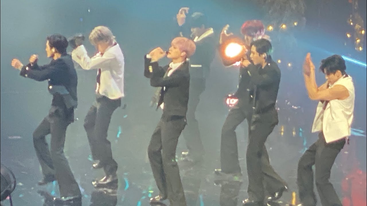 NCT Dream performing Smoothie live at iHeartRadio Jingle Ball - YouTube