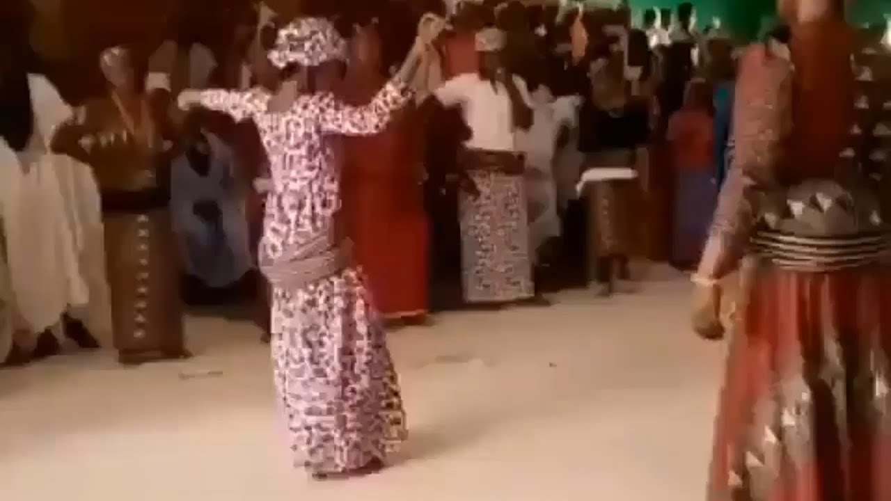 Best Tsakan Nupe Dance by Nupe ladies - YouTube