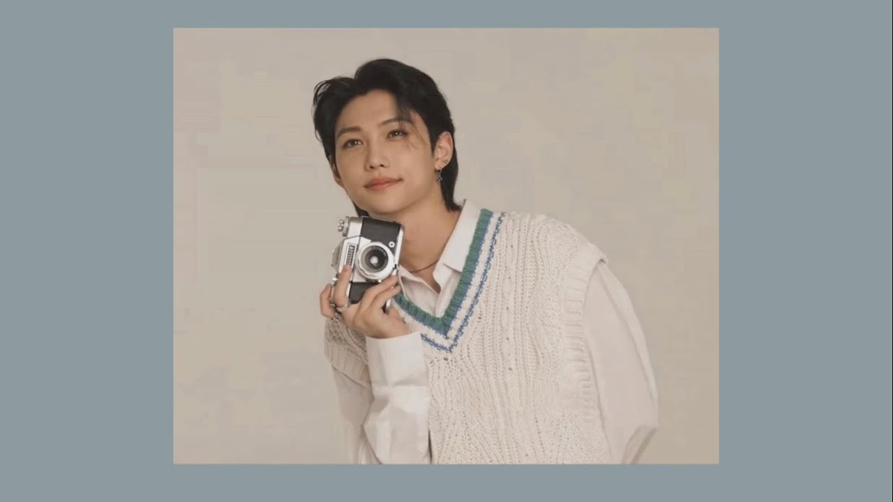 Felix singing to ONLY by LeeHi - YouTube