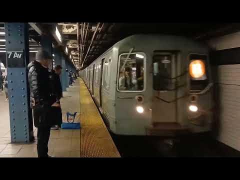 MTA NYCT Subways: IND R68 & R160B Siemens (B) & (E) Train @ 7th Avenue - 53rd Street - YouTube