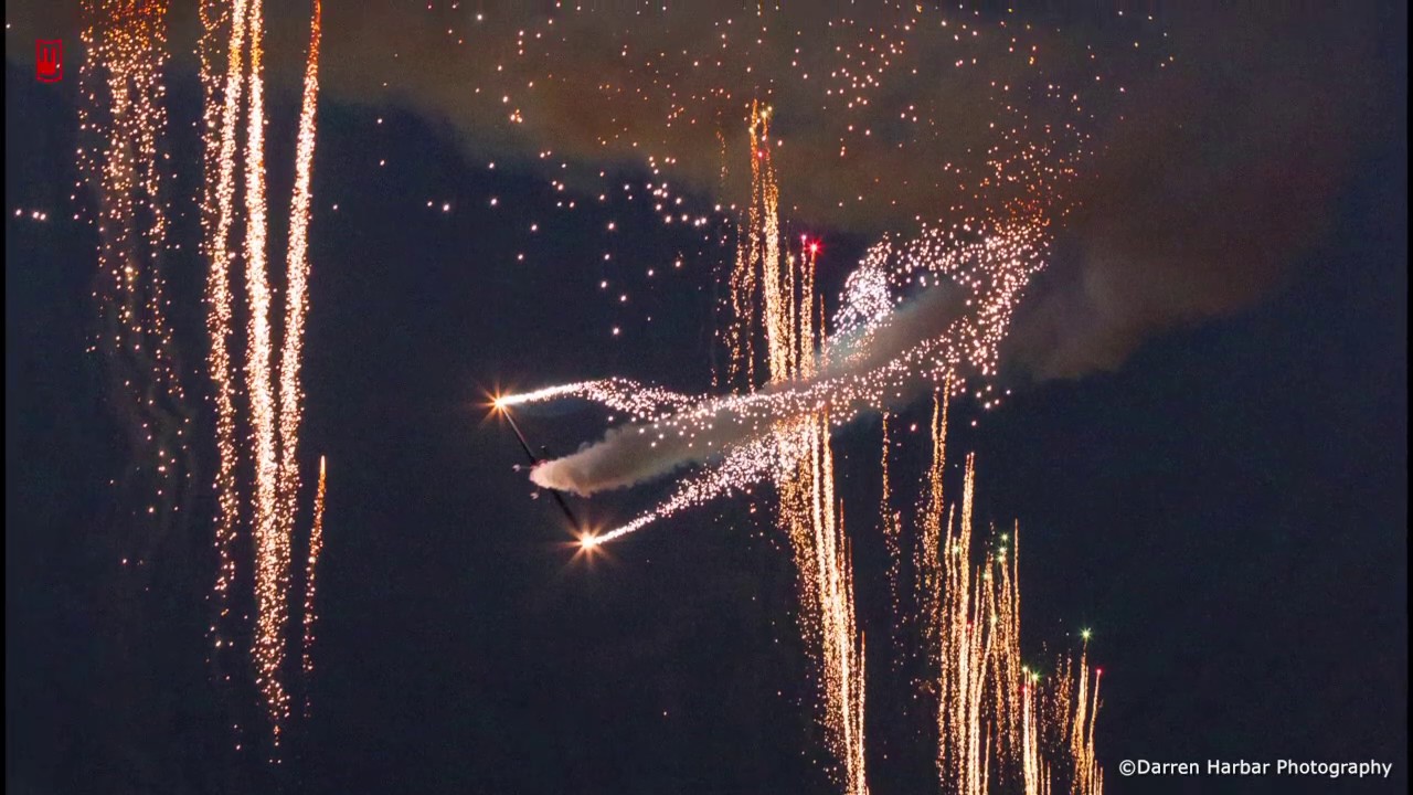 Pyro (slalom) Pylon Run - Airdisplays - YouTube