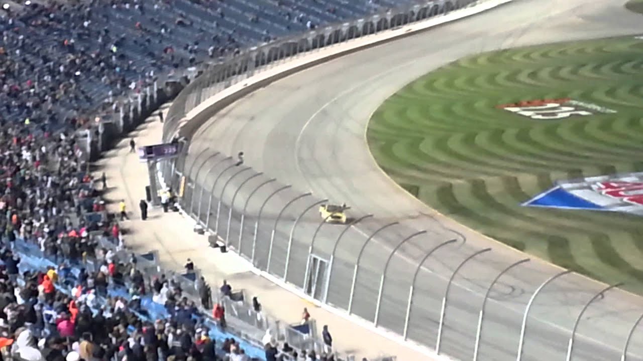 Kyle busch burnout 9/13/13 - YouTube