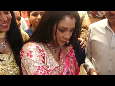 Rupali Ganguly in Thane for the grand launch of Manubhai Jewellery ...