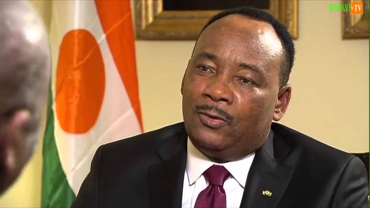 Interview en Haoussa de S.E.M Issoufou Mahamadou à la voix de l ...